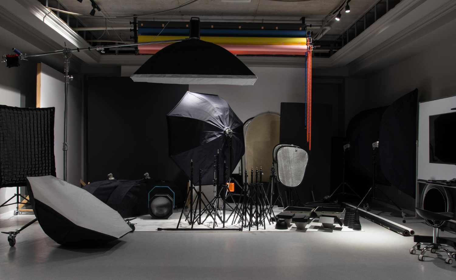 How to Build a Professional Photography Studio: Attracts Clients